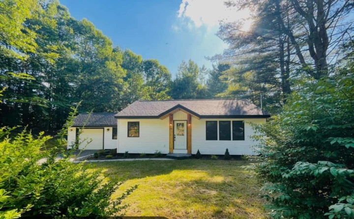 Adirondack Getaway - Gloversville, NY
