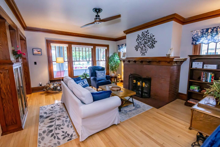 Turn Of The Century Craftsman Home - Two Rivers, WI