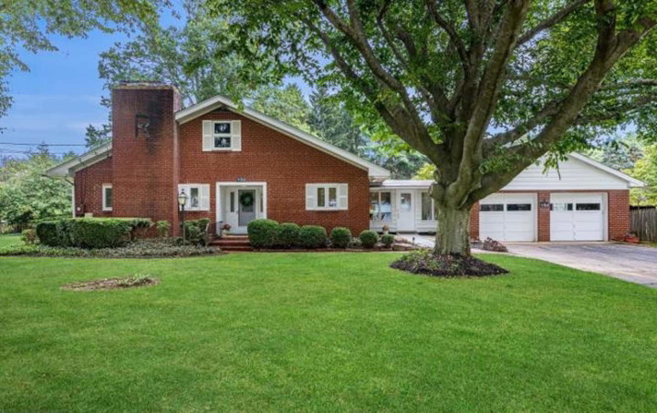 New Luxury Home Near Princeton Sleeps 7 - New Jersey