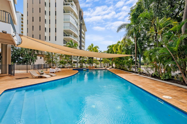 Esplanade Ease: Resort-syle Balcony Pad With Pool - Australia
