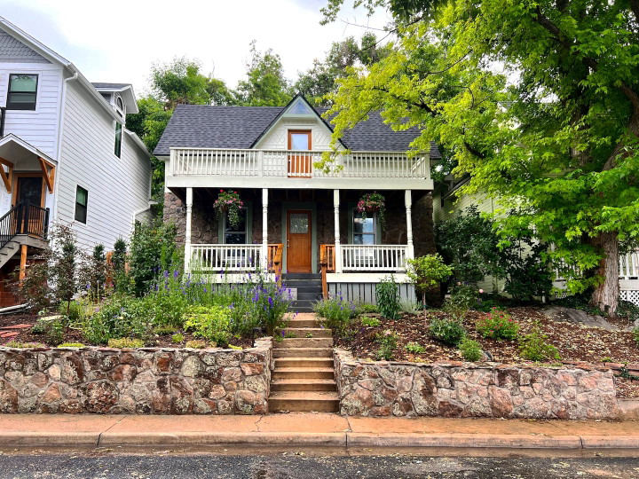 Boulder Artist's Home | Mountain Views | Garden - Boulder, CO
