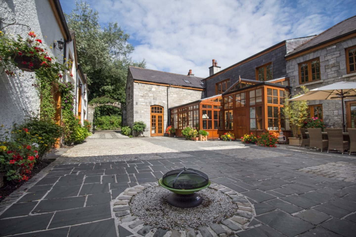 Old World Stables With Swimming Pool & Sauna. - Dublin