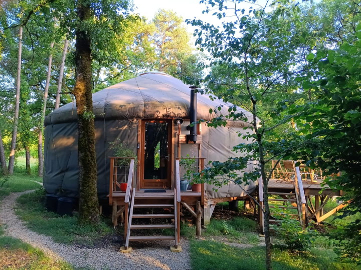 Yourte Contemporaine, Périgord Noir,  Lascaux - France