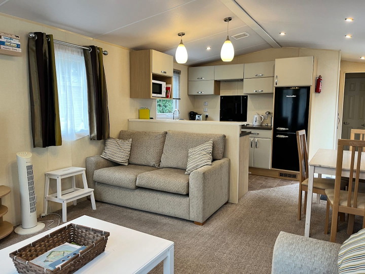 Fully Appointed 2 Bedroom Static Home. - Dorset