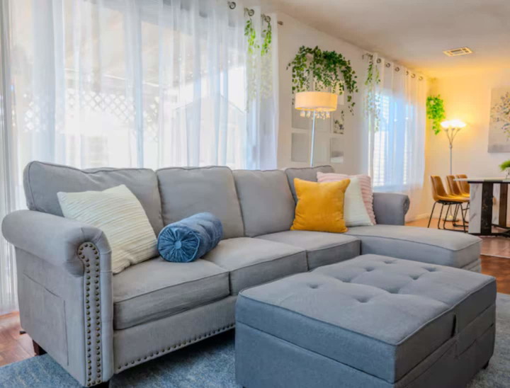5 Min To Strip | 3 Br  Sleeps 10  Bbq  Parking - Las Vegas, NV