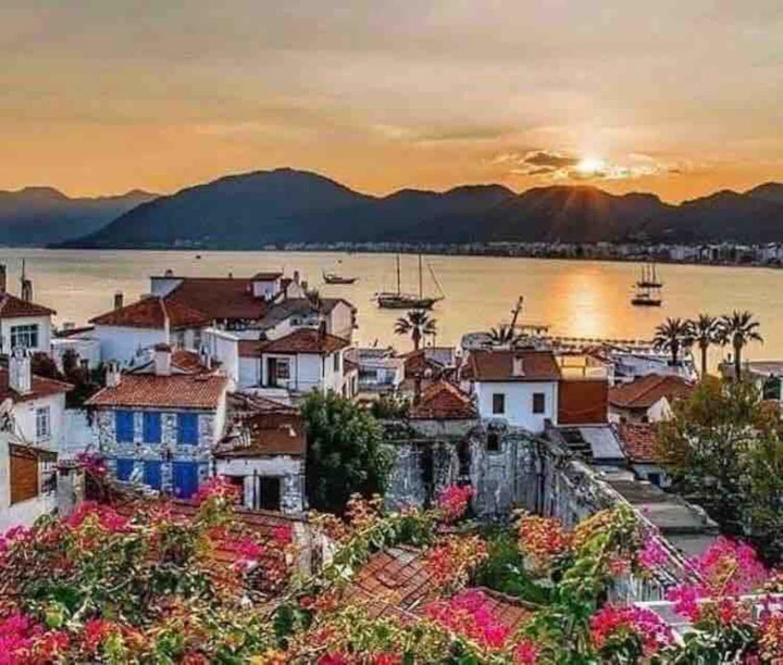 Marmaris Yat Limanı Tarihi Kale Içi Teraslı Ev - Marmaris