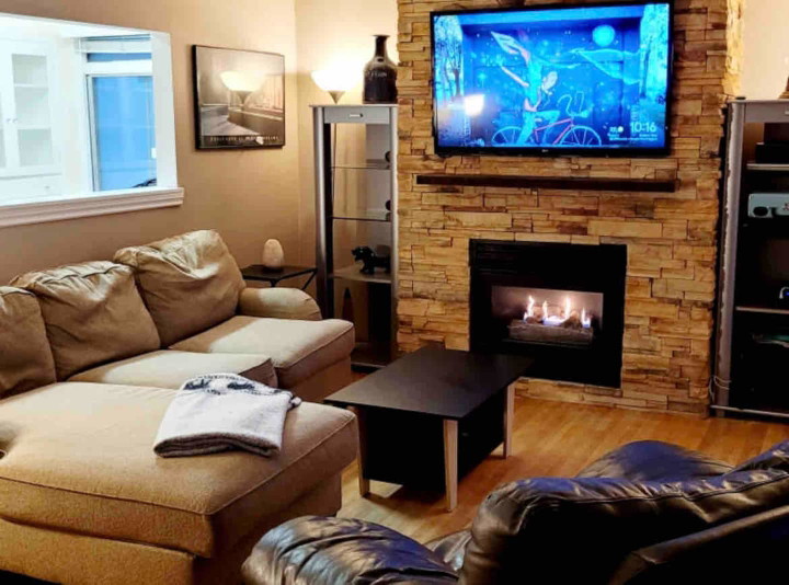 Great Location - Vintage Exec 3 Bedroom Bungalow - 