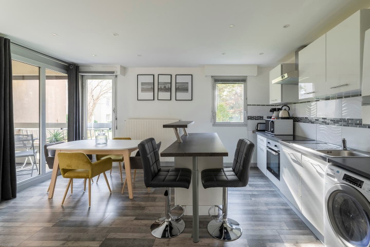 72 M2 3-bedroom Apartment, Marseille, Close To Beach And Shops - Marseille