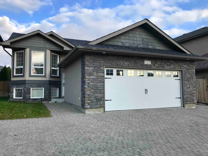 Cozy Stonebridge 4 Bedroom Home - Saskatoon
