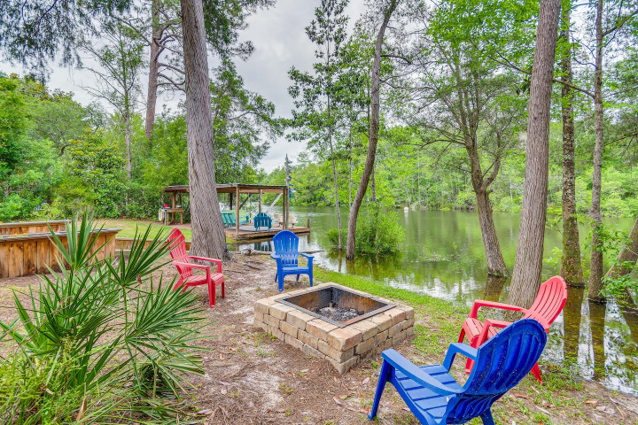Riverfront Milton Cabin W/ Boat Ramp & Dock! - Florida
