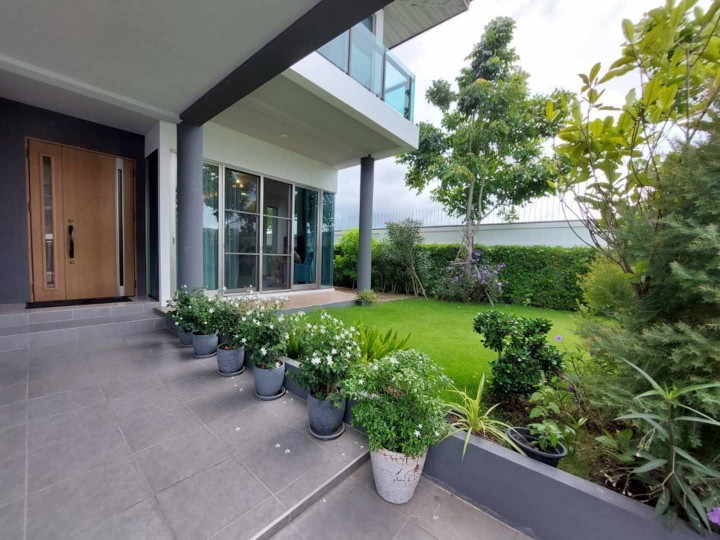 3-bedroom Home With Private Garden - Rayong
