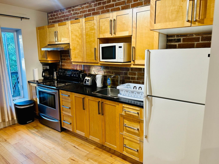 Cozy 1br Apartment In Central Sherbrooke - Sherbrooke