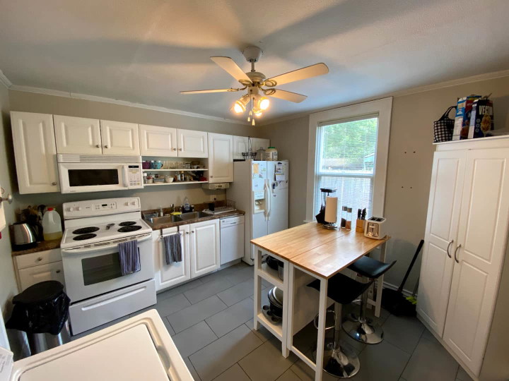 Modern 2 Bedroom Apartment With All Amenities. - London, ON, Canada