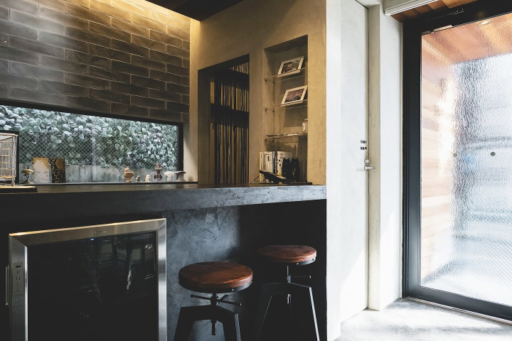 Monochrome Hideaway Near Kyoto Station - Kyoto
