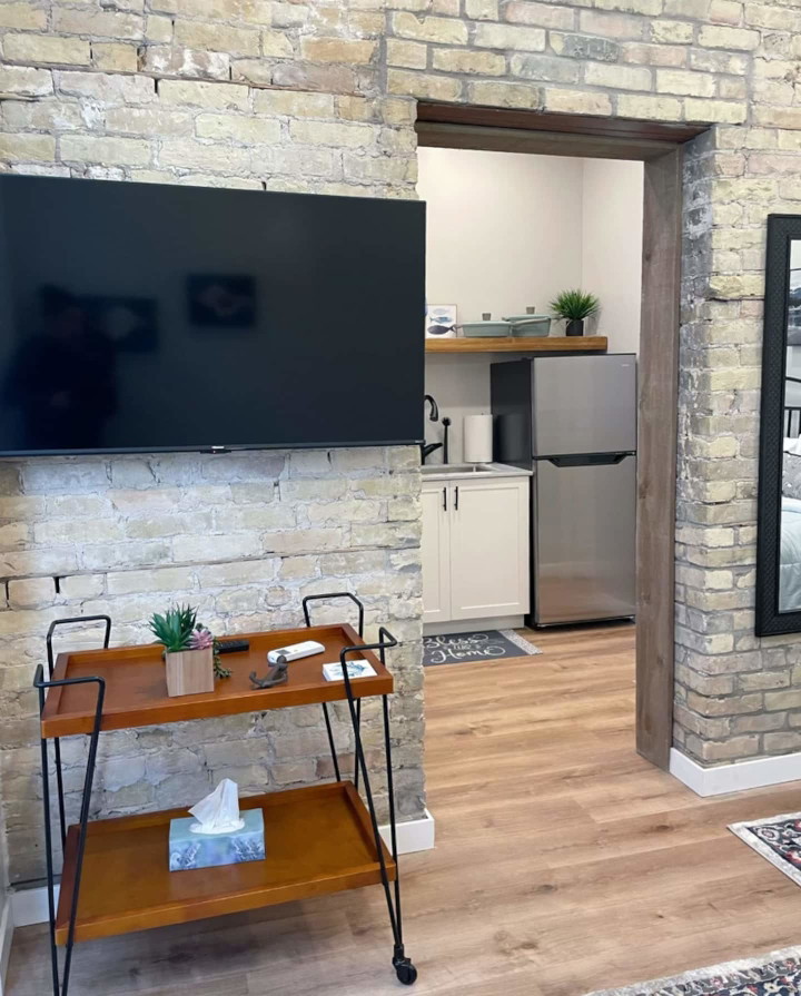 Brick & Glass Flat - 1br Private Apartment - London