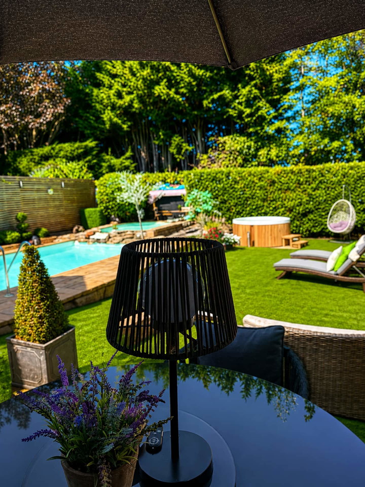 Private Hot Tub & Heated Pool | Spa Treatments - Hertfordshire