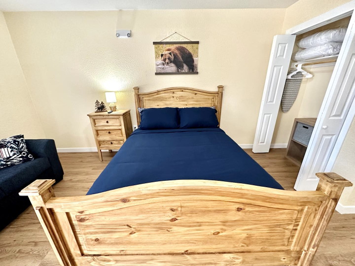 Hot Tub Cozy Cottage In Colorado Springs 4 - Colorado Springs, CO