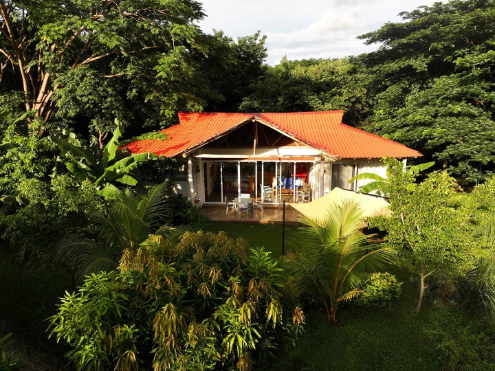 Apothefinca Jungle Farm & Oasis: Casa Jicote - Nicaragua