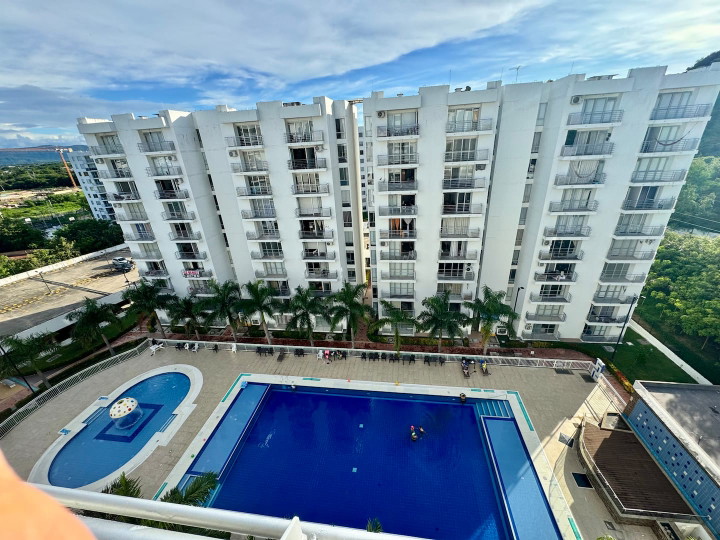 Apartamento Girardot Con Balcón Vista A La Piscina - Flandes