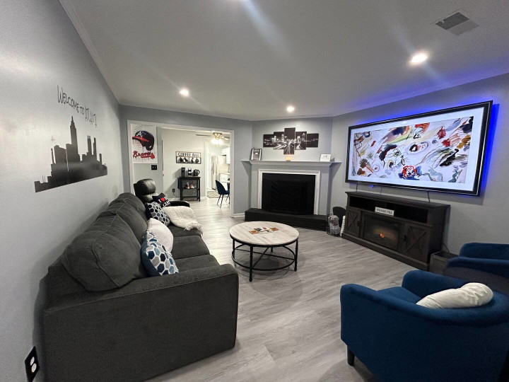 Cozy Atl Themed Home - Smyrna, GA
