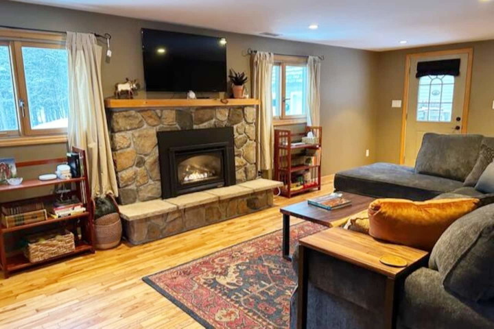 Cozy 3 Bedroom, Walking Distance To Lake Pleasant - Adirondack Mountains