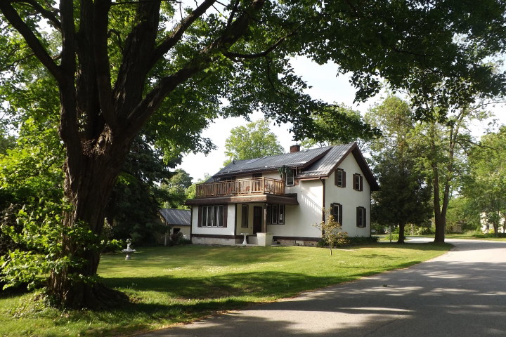 A Private Retreat In The Centre Of Bayfield! - Bayfield