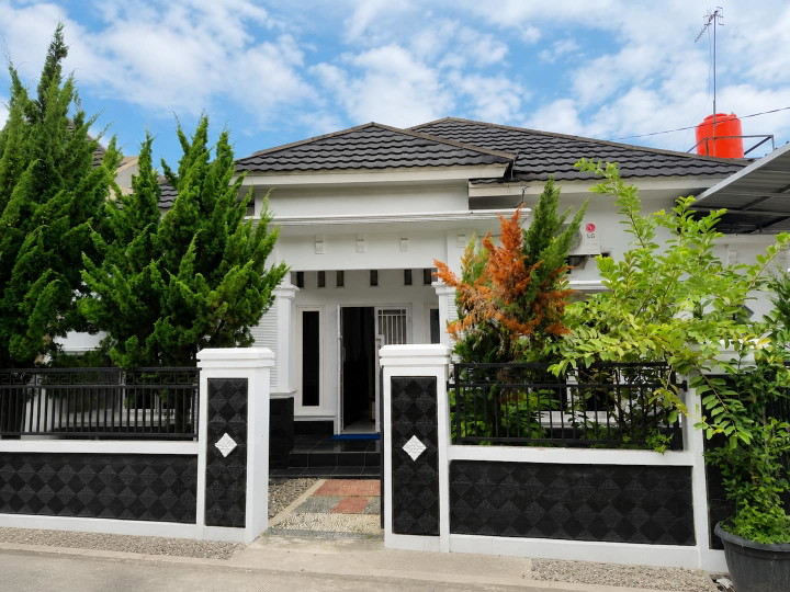 Kozi Living Guest House - Padang