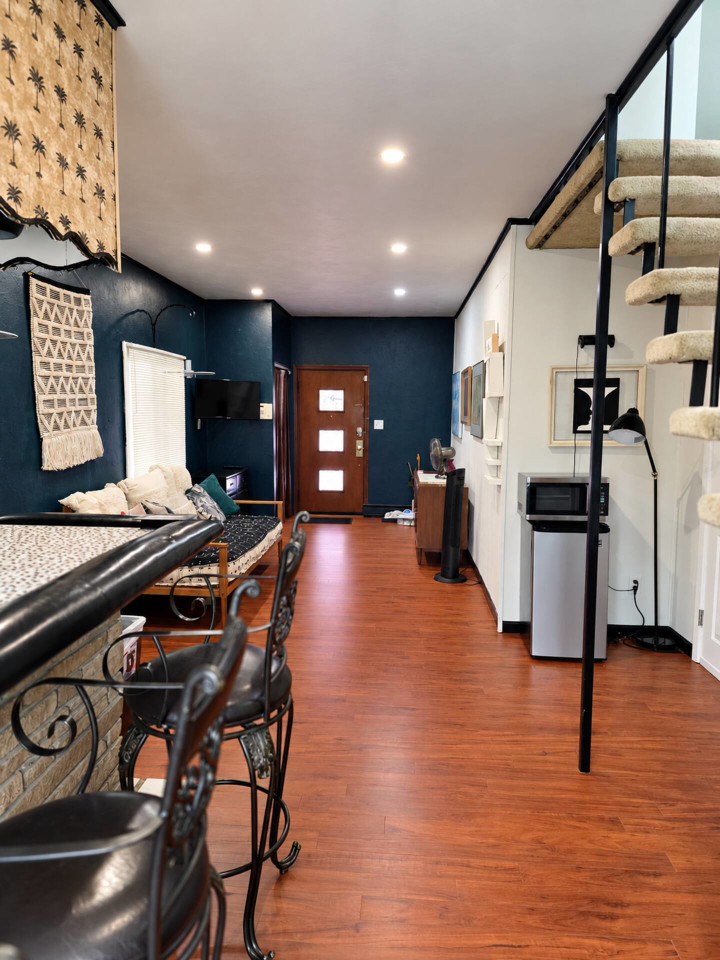 Mid-century Loft Near Downtown - Pittsburgh, PA