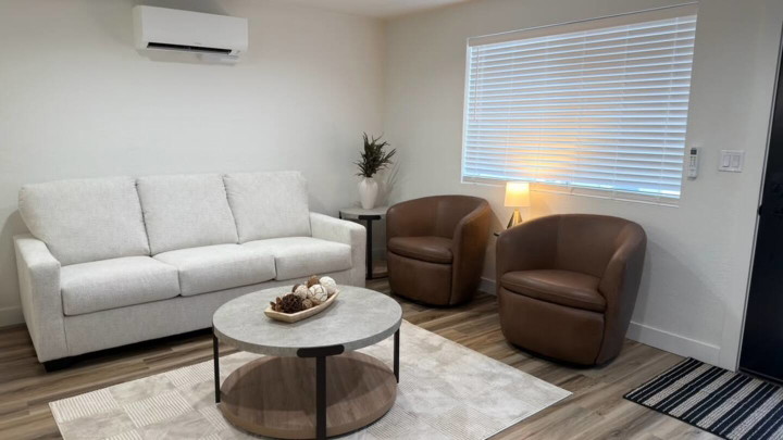 Cozy Modern 2br | Wi-fi + A/c
2* - Medford, OR