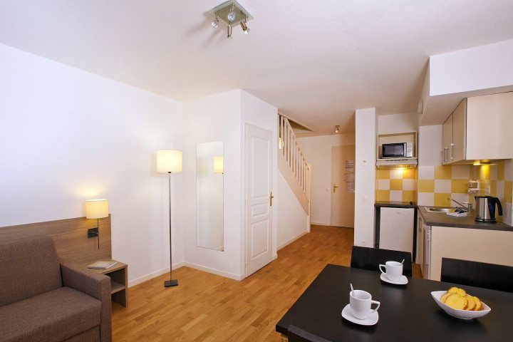 2 Bedroom Near Lac Léman. Ideal Summer School Cern - Lac Léman