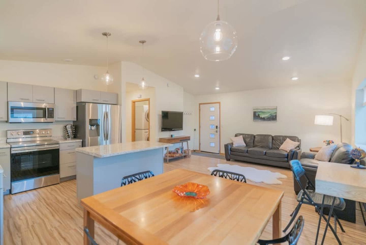 The Northern Bungalow With Modern Charm - Fairbanks, AK