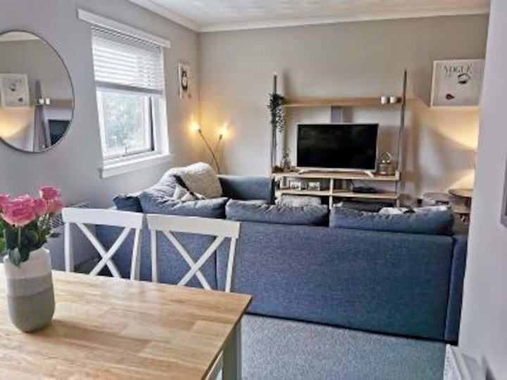 Lovely One Bedroom Apartment In West End, Parking - Glasgow