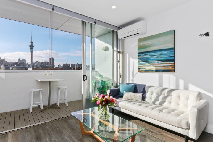 City Views, Quiet, Lift, Parking, Splitable Bed - 