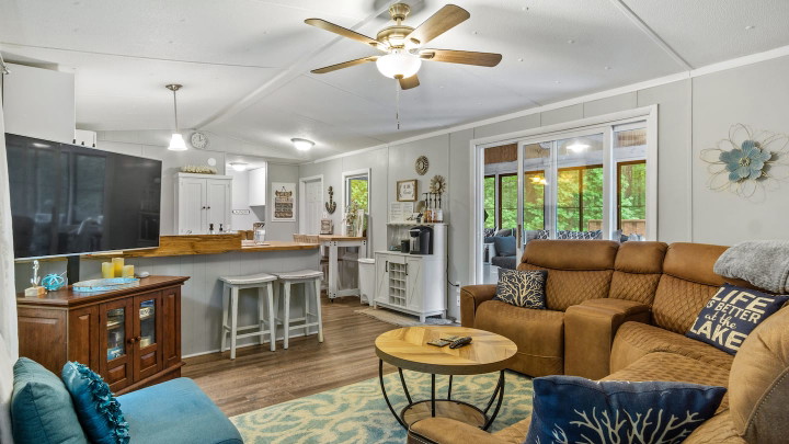 Lake Gaston Cozy Water Front Cottage, Boat Slip - Lake Gaston