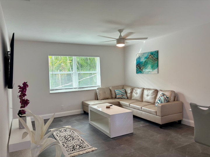 Beautiful 2bd 2b Newly Furnished E Delray Parking - Boynton Beach, FL