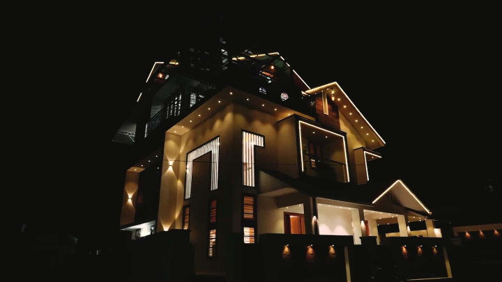 "5000 Square Feet Mansion:modern Amenities!" - Malappuram