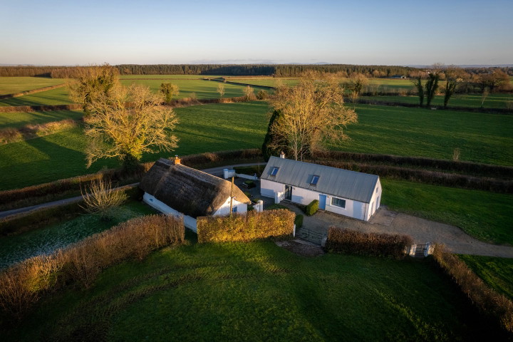Historic Thatched Cottage Getaway In Kilkenny - Kilkenny