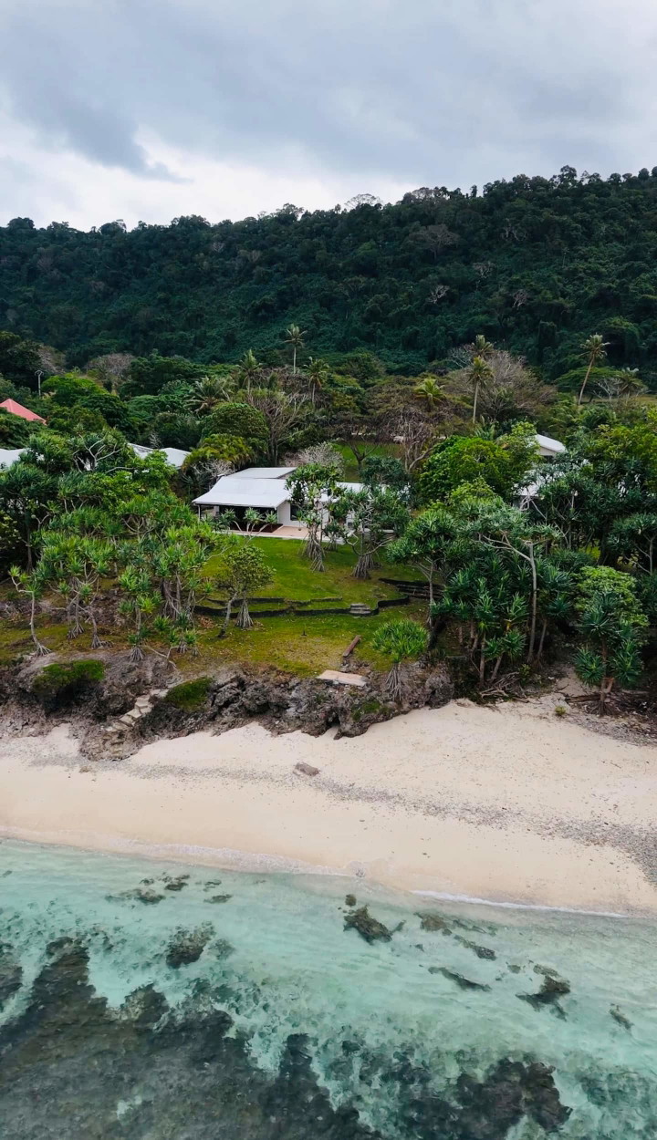 Birdies Beachfront House Vanuatu | Sleeps 10 - Vanuatu