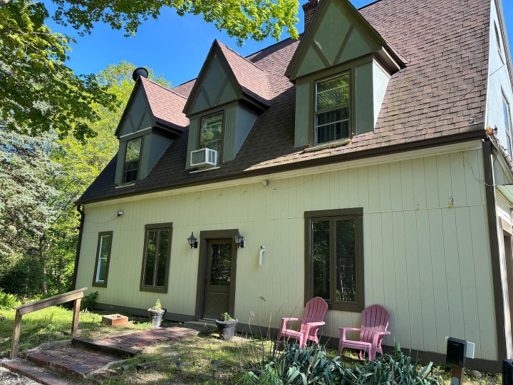 8 Acres Of Privacy | Your Group Escape - Rockford, IL