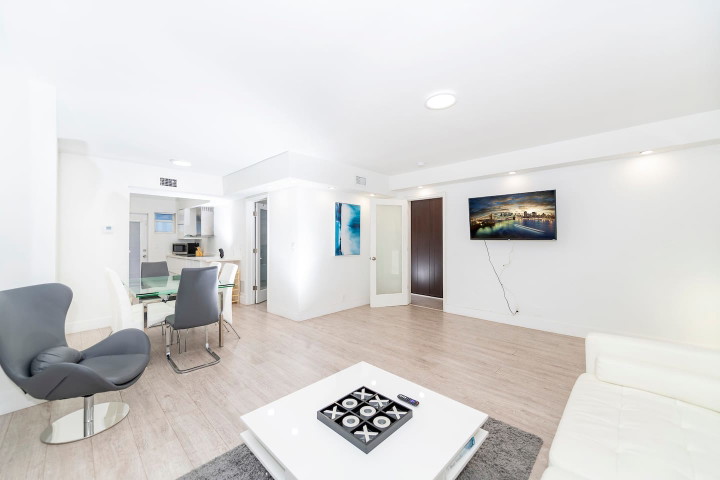 Modern One Bedroom Apartment Near Lincoln Rd. Mall - South Beach, FL