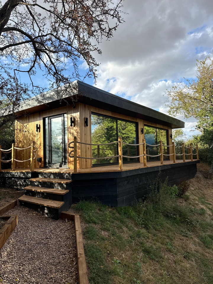 Luxury Lakeside Lodge @ Belfry With Hot Tub - 