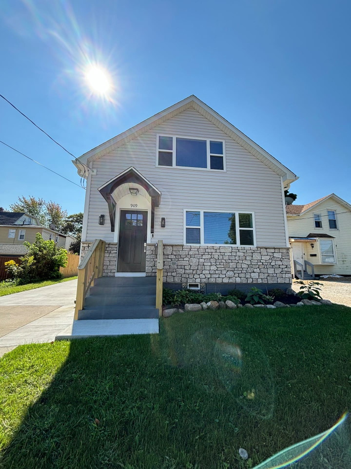 Cozy Erie Home 2 Mins To Bayfront - Erie, PA