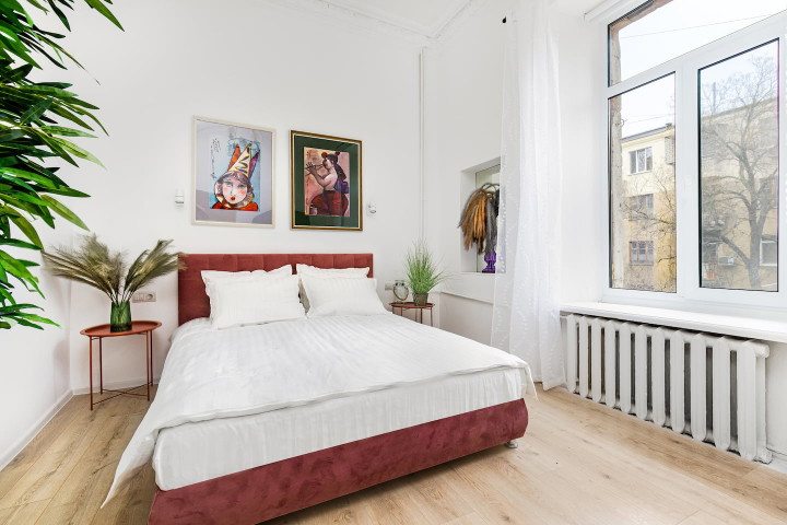 Pink Jacuzzi | Stylish Apartment On Hretska - Odesa