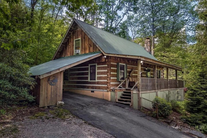 Sugar Mountain Log Cabin | Hot Tub | Near Resort! - Banner Elk, NC
