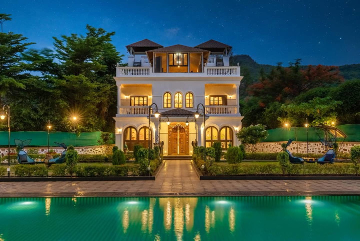 City Homes Luxury 7bhk Villa Pool+ Jacuzzi @Karjat - Karjat