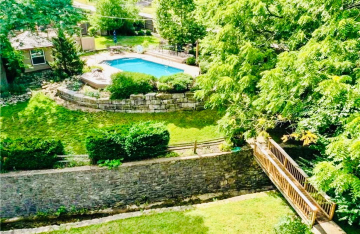 Kansas City Hidden Oasis- Pool, Bar, & Game Room! - Kansas City