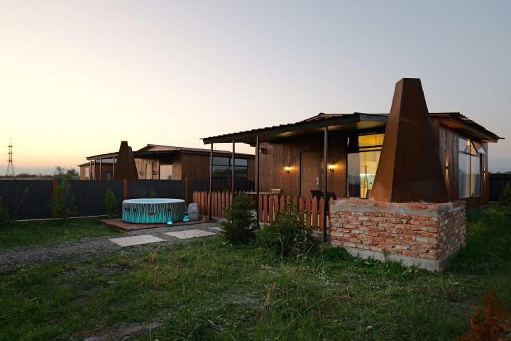 Glass Olive Cabin - Hot Tub, Bbq & Sauna, Ps5 - Geórgia