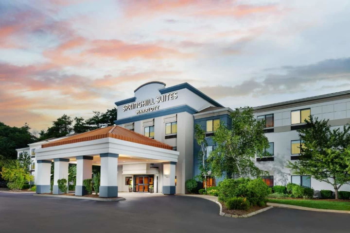 Close To Mht Airport + Free Breakfast. Pool. Gym. - Manchester, NH
