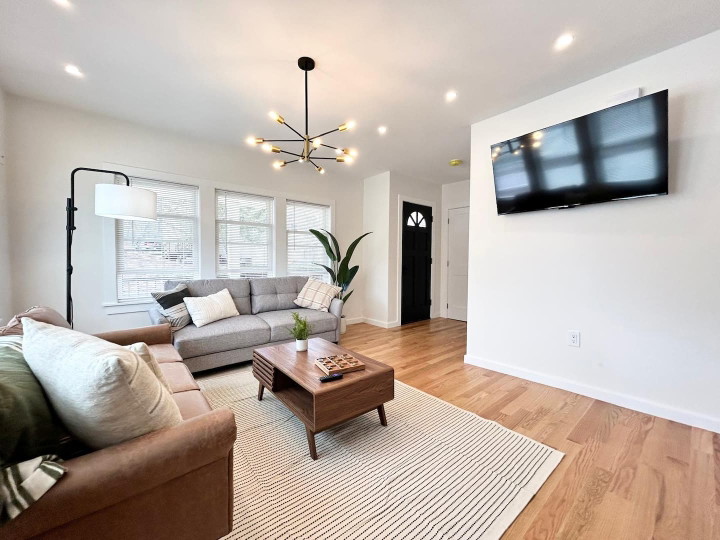 Sleek & Stylish Condo Retreat, 2ba, W/d - Lexington, MA
