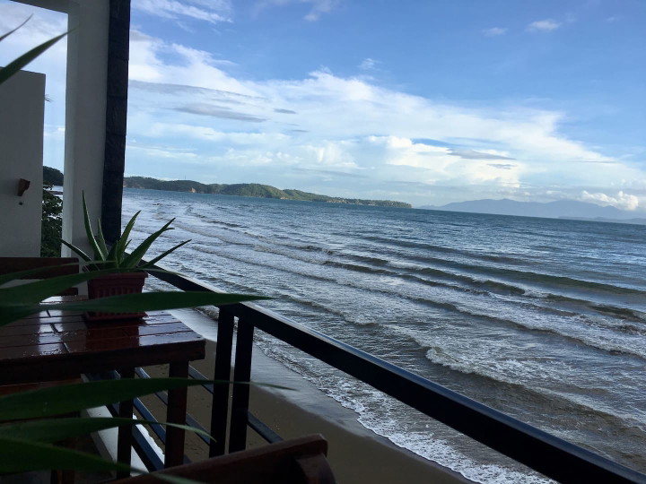 The Driftwood Cottage Luxury Beachfront Cottage - Puerto Galera